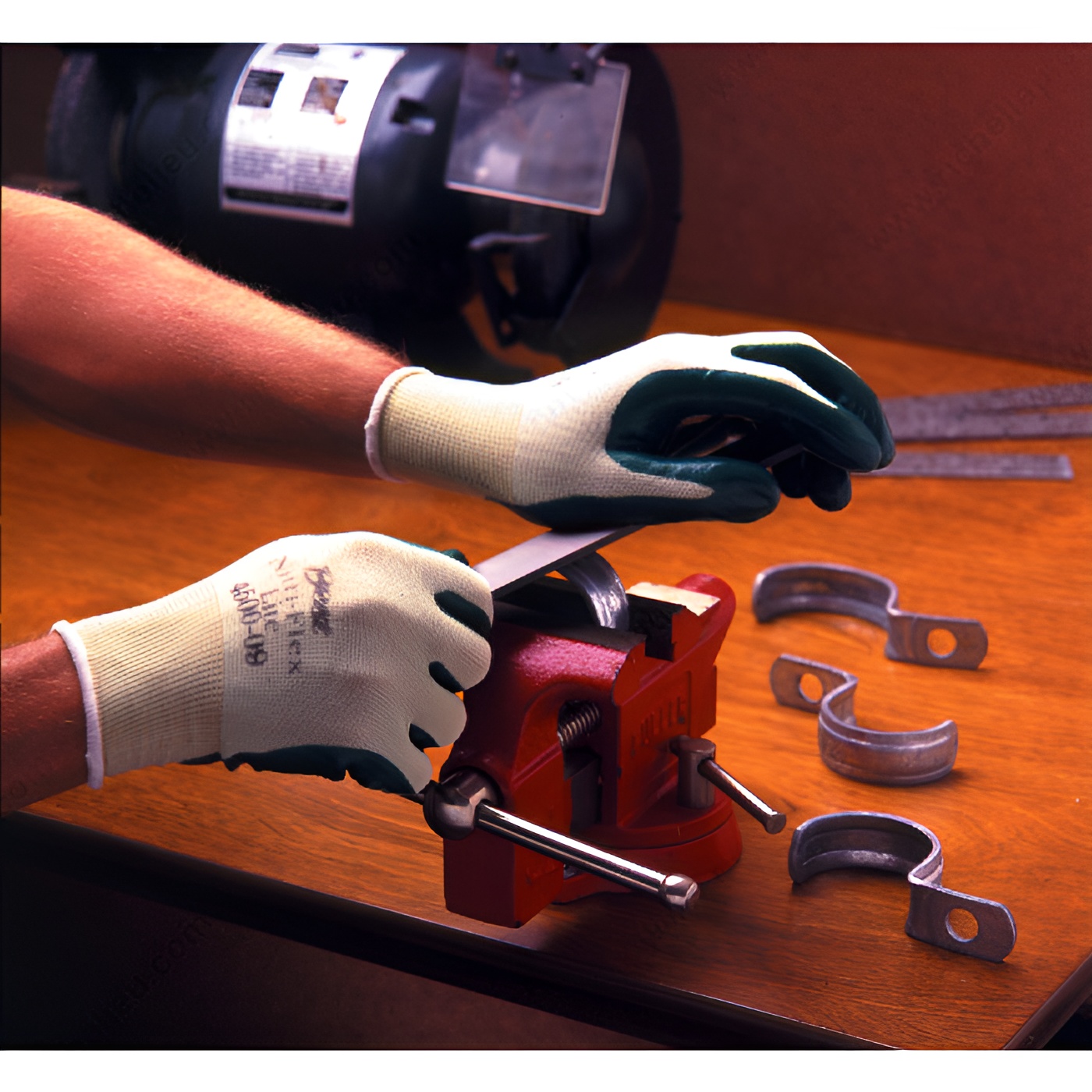 Richelieu D450010 Nitri-Flex Lite Gloves | thebuilderssupply.com